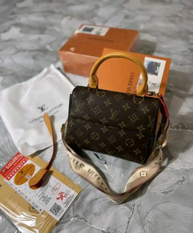 Wholesale Louis Vuitton Purse Pallet: Authentic Bags cheap
