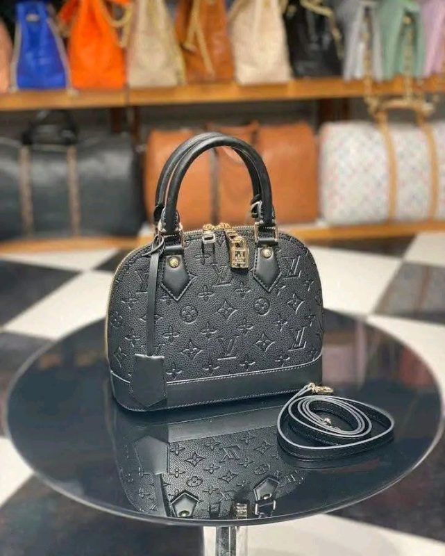 Wholesale Louis Vuitton Purse Pallet: Authentic Bags cheap