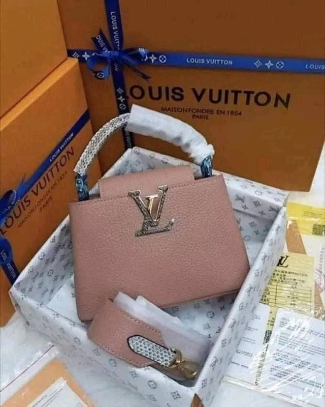 Wholesale Louis Vuitton Purse Pallet: Authentic Bags cheap